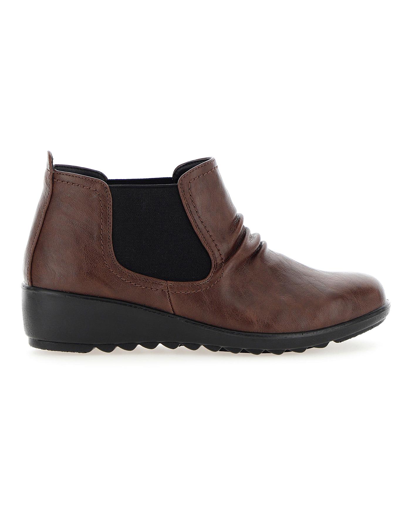 Cushion Walk Chelsea Boots EEE Fit | Crazy Clearance