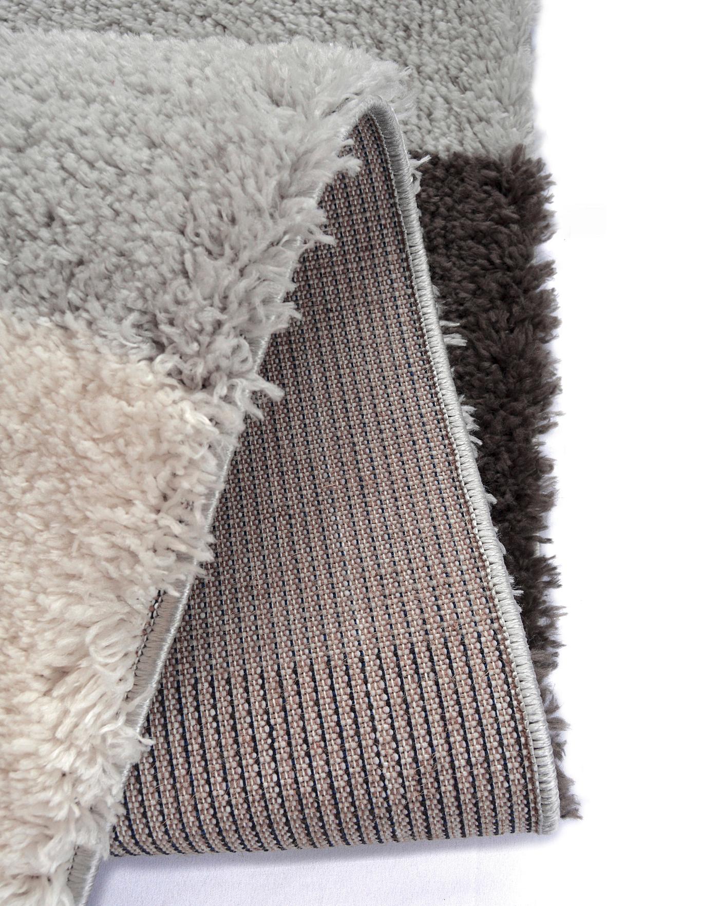 Snug Shaggy Check Rug | Home Essentials