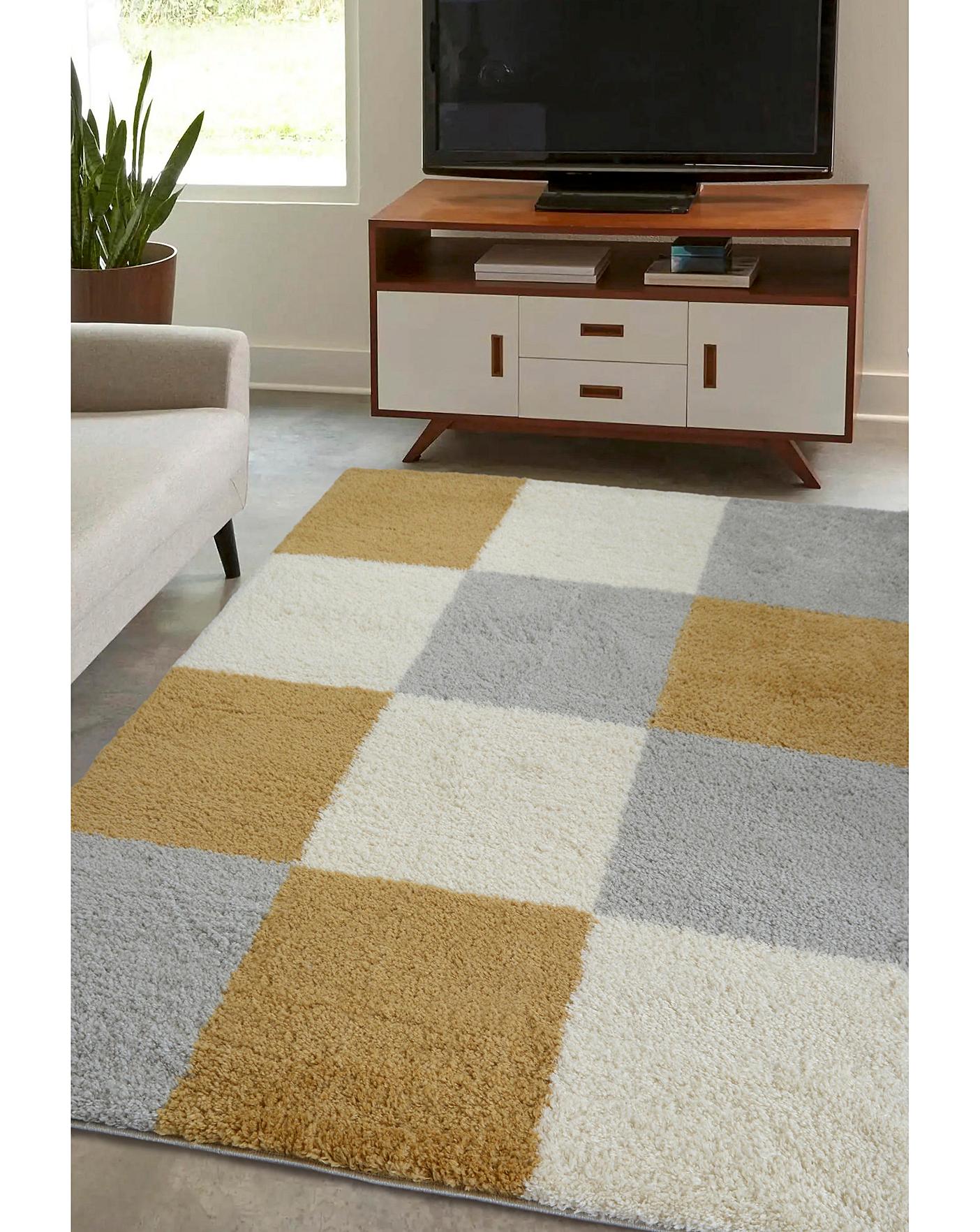 Snug Shaggy Check Rug | Home Essentials