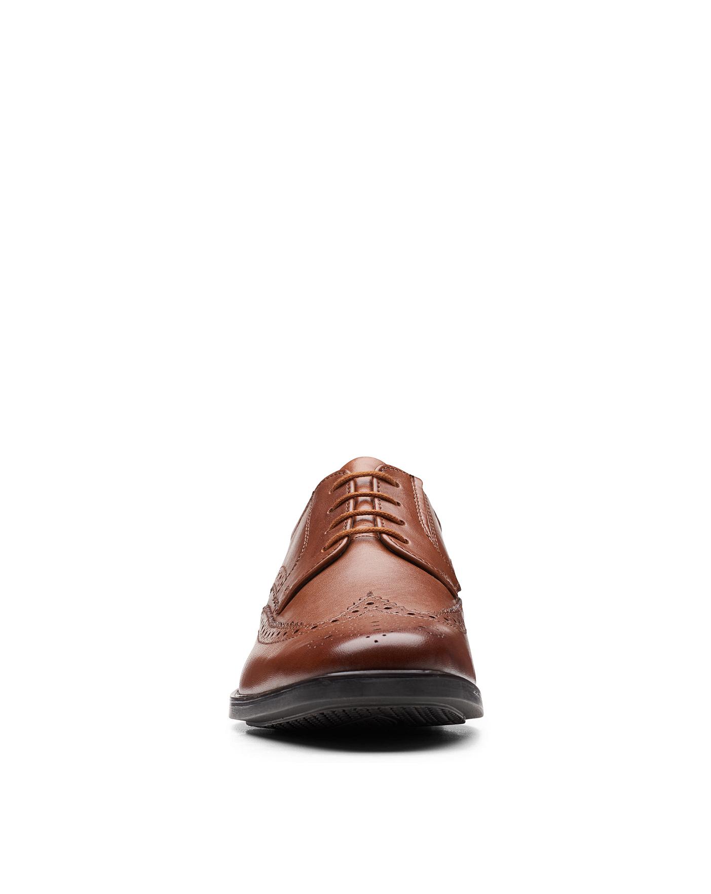 Clarks Howard Wing Standard Fitting | Fashion World