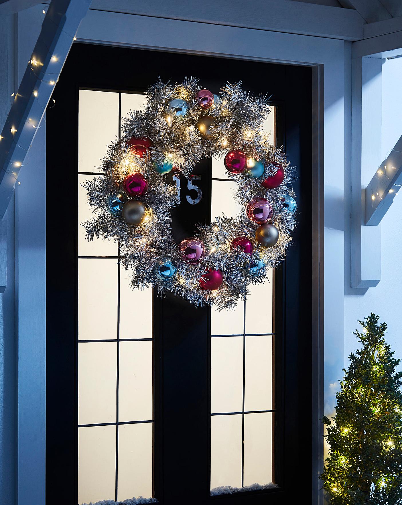 Pre Lit Tinsel Wreath Premier Man